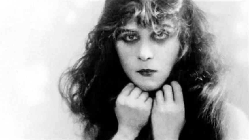 Femme fatale, vamp, flapper y otros estereotipos de la mujer en el cine ...